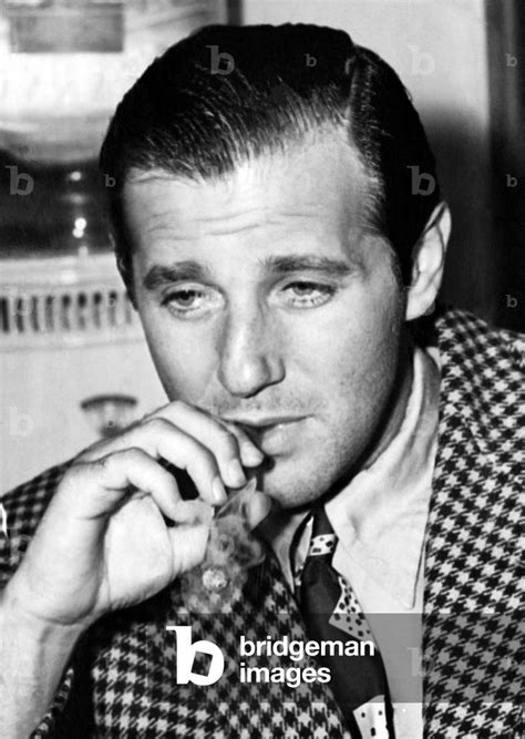 Image Of Benjamin « Bugsy Siegel Après Avoir été Interrogé Pour Le