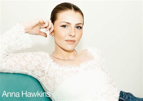 Anna Hawkins — Blondeluxe