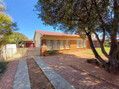 3 Bedroom House For Sale In Orkney T4607167 Private Property