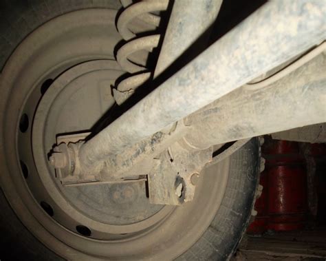 Крепление продольной реактивной тяги — Lada 4x4 3D, 1,7 л, 2001 года ...