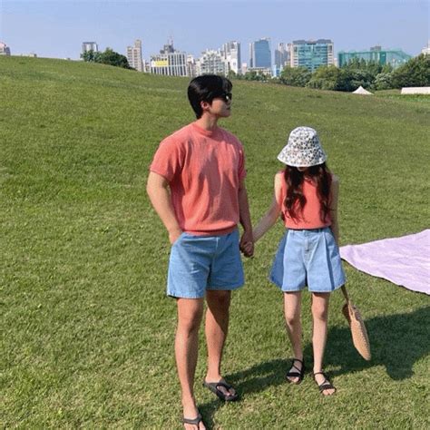 색감미쳤다당일출고 쿨링 여름 봄 민소매 크롭 나시 조끼 베스트 반팔 남녀공용 니트 피크닉 바캉스 바다 물놀이 해변 휴양지 해외 신혼여행 커플룩 시밀러룩 데이트룩