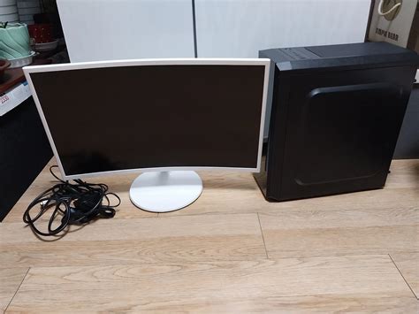 컴퓨터 모니터 본채 팔아요 당근 중고거래