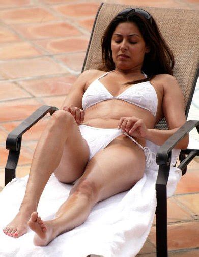 Test Laila Rouass In Hot Bikini British Actress
