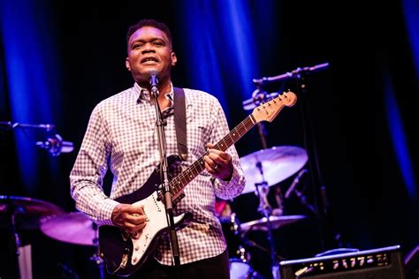 Top 10 Robert Cray Songs