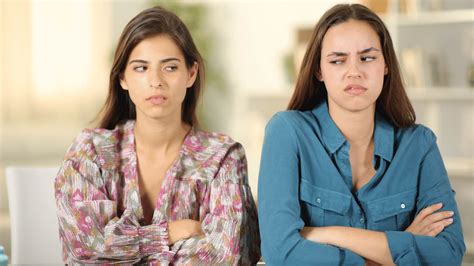 11 Teeny Red Flags That Immediately Make You Not Want To Be Friends