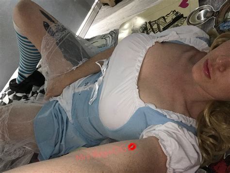 Alice In Wonderland Dress Up Scrolller