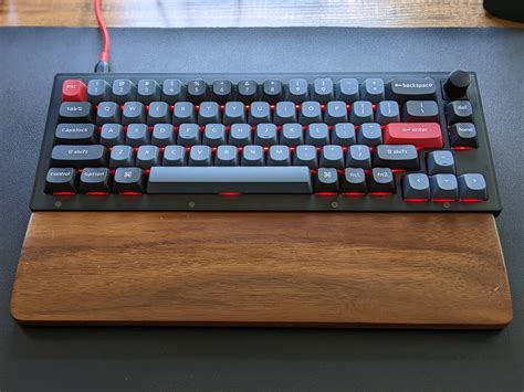 translucent keychron v2 with the knob red backlight and braided red