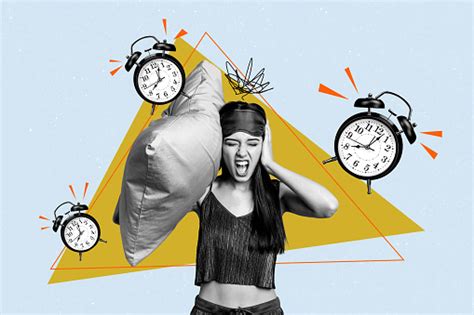 복합 트렌드 아트 워크 스케치 이미지 3d 사진 콜라주 젊은 매력적인 레이디 커버 귀 알람 시계 벨소리 벨 이른 아침 일어나 공부에 대한 스톡 사진 및 기타 이미지 Istock