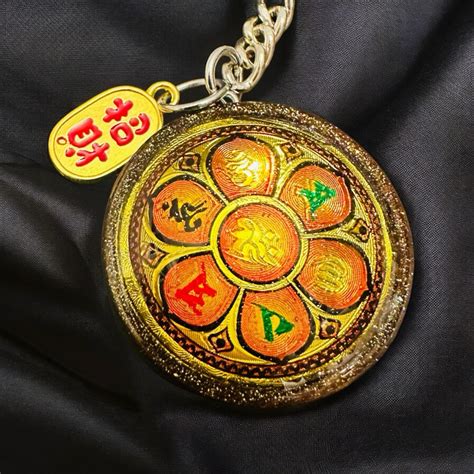 招財 納福 六字真言 六字大明咒 梵文 咒輪 心想事成 淨化 消災解厄 出入平安 避邪 鑰匙圈 吊飾 車掛 佛教 木質 蝦皮購物