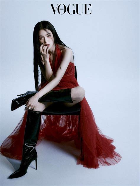 Tampil Fierce Simak Gaya Aktris Cantik Lim Ji Yeon Di Pemotretan