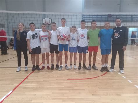 Општинско такмичење у одбојци ОШ Јован Јовановић Змај Змајево