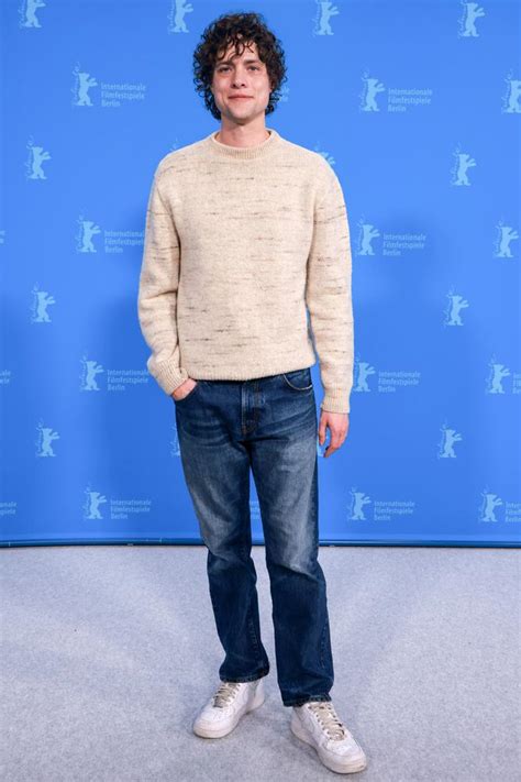 Douglas Smith Ator 2024 Douglas Smith Actor Alchetron The Free