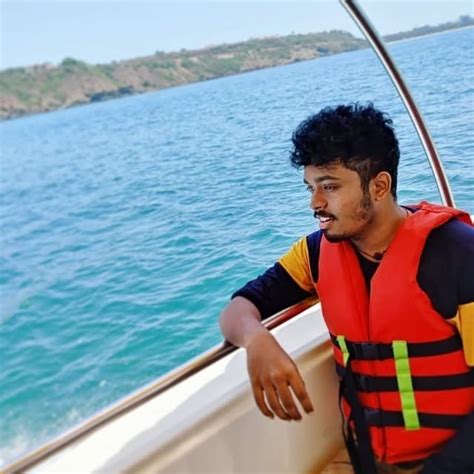 Karthik Krishnan (@karthikeyan_santhanakrishnan__) • Threads, Say more