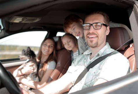 Imágenes De Personas Dentro Auto Descarga Gratuita En Freepik