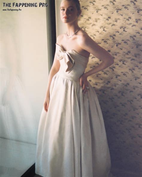 Elle Fanning Bareback Bts Photos The Fappening