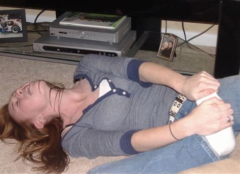 Hot Chicks With Stubbed Toes Making Sex Faces 18 Pics Page 2