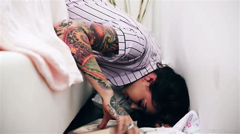 Rocky E Bi Hole Stuck Eporner