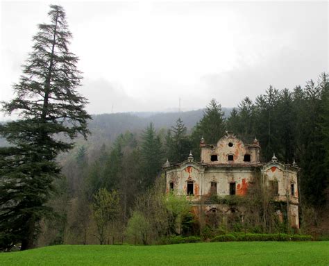 Villa De Vecchi Linquietante Casa Stregata Di Cortenova