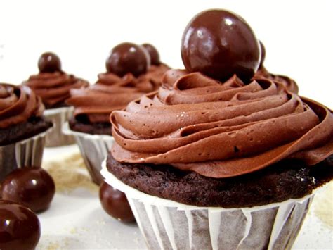 Paula Deen Chocolate Buttercream Frosting