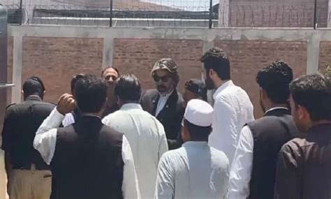 Ali Muhammad Khan Sets An Example Of Loyalty To Imran Khan News 360