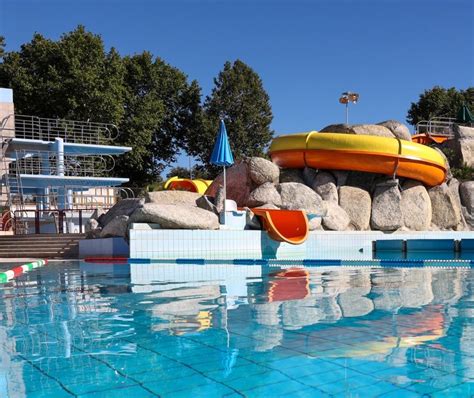 Piscinas Recreativas Municipais De Montemor Com Preços Especiais Para