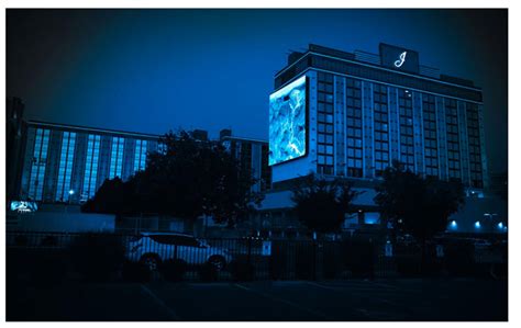 Three Sided Massive Display Shines Bright With Daktronics Led Ooh Today