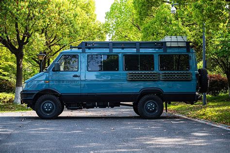 真硬派能越野，分时四驱，合资底盘！实拍新星依维柯nj2045宿营车车家号发现车生活汽车之家