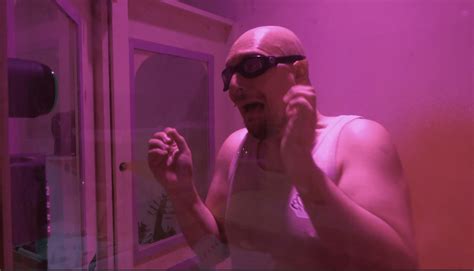 Bart Appeltans Kleurt Worteloranje In Nieuwe Seizoen Van Code Van Coppens