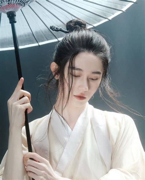 Pin By Asya K On Bl Pose Reference Photo Chinese Beauty Pic Pose