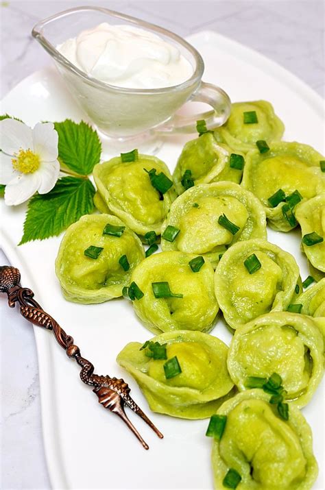 Пельмени из зеленого шпинатного теста с курицей рецепт с фото Рецепт Еда Идеи для блюд