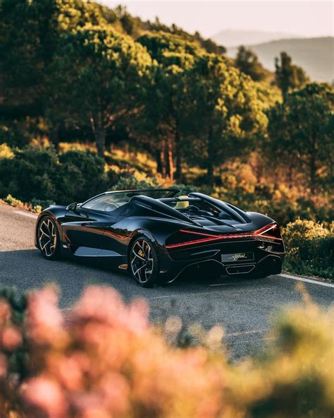 این باد قدرتمند از سمت رودخانه رون می آید و بسیار سحر انگیز است عکس