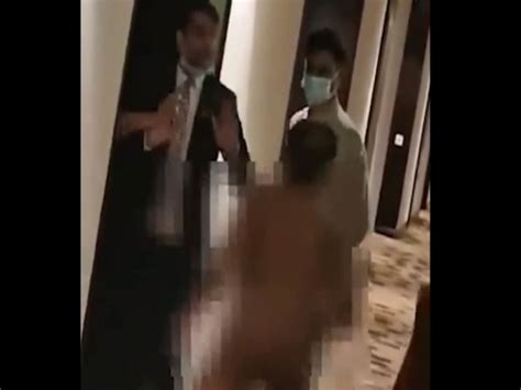 Foreign Woman Created Ruckus In Five Star Hotel By Getting Naked In Jaipur Hotel Rajasthan Video