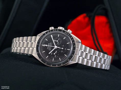 Hands On Review Omega Speedmaster Moonwatch 2021 Time And Watches