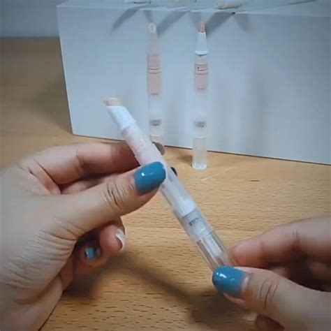 5ml Rotating Repacking Pen Liquid Foundation Dispensing Bottle Portable