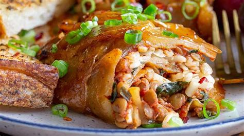 طرز تهیه رولت سیب‌ زمینی خوشمزه؛ به روش رستورانی مجله اکالا