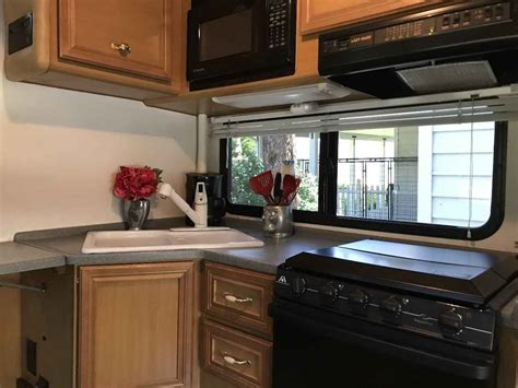 2004 Used Lazy Daze 27 Mid Bath Class C In California Ca