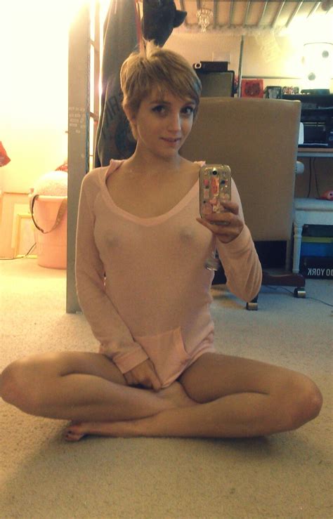 Short Hair Chick Porn Pic Short Hair Chick Porn Pic