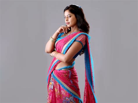Bindhu Madhavi Hq Wallpapers Bindhu Madhavi Wallpapers 23888 Oneindia Wallpapers
