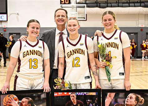 Strong Fourth Quarter Propels No 8 Golden Knights To Senior Day Win