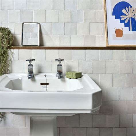 Maroc Bianco Gloss Porcelain Deval Bathrooms