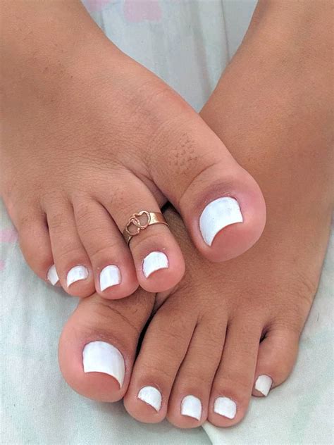 White Toe Nails With Design Design Talk