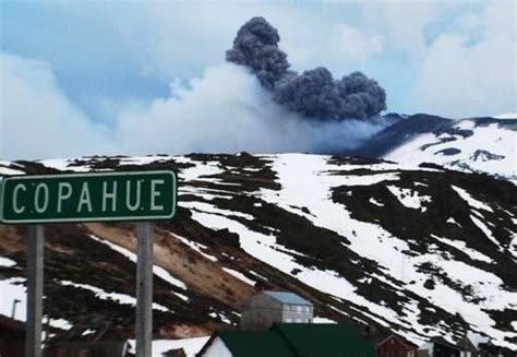 Thousands Evacuated In Copahue Volcano Eruption Scare In Chile And Argentina Photos