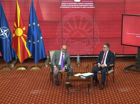 Во живо Прес конференција на министерот Бесими и шефот на Мисијата на ММФ Миниан Независен