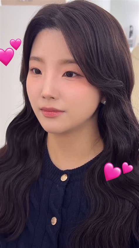 코코메이크업 승무원메이크업 아나운서메이크업 졸업사진메이크업 프로필메이크업 음영이 많이 들어가지 않아도 분위기 가득한 프로필 메이크업 부어보이지 않는 음영과 핑크로