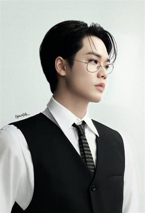 ปักพินโดย Monserrat ใน Evan Lin