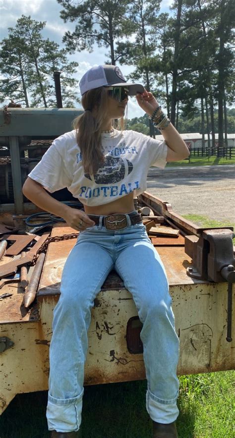 Country Girl Outfits With Jeans