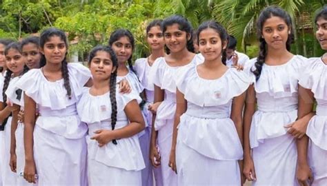 ළමා සාරිය නිල ඇඳුම වුණු ලංකාවේ එකම පාසල Photos Hiru Tv Blog