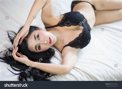 Sexy Woman Lingerie Posing Her Bed库存照片695129422 Shutterstock