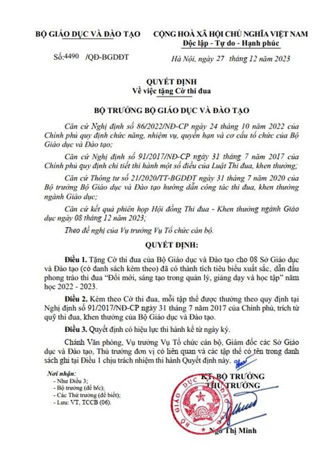 Sở Giáo dục và Đào tạo tỉnh Bình Dương nhận cờ thi đua của Bộ Giáo dục và Đào tạo