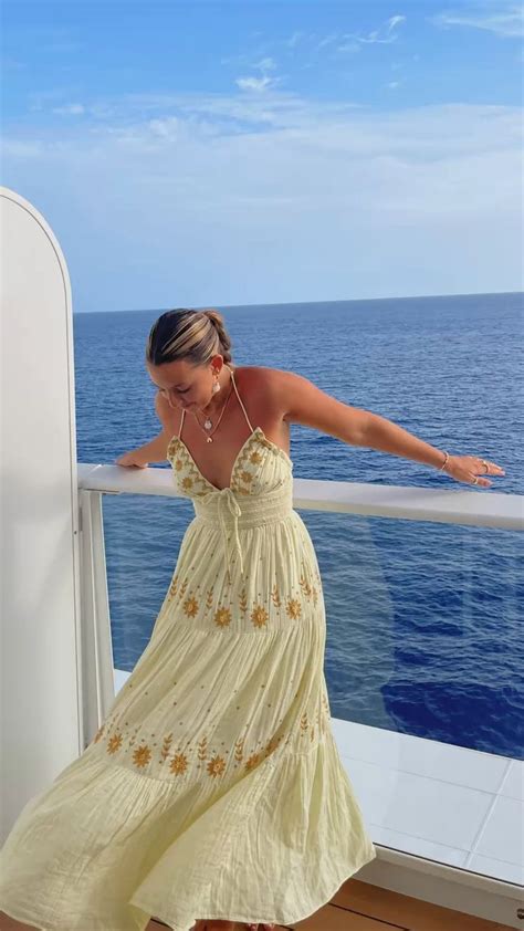 2025 New A Line Spaghetti Strap Embroidered Light Yellow Satin Prom Dr